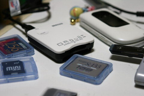コンパクトフラッシュとリーダーライター: BWT Lab.